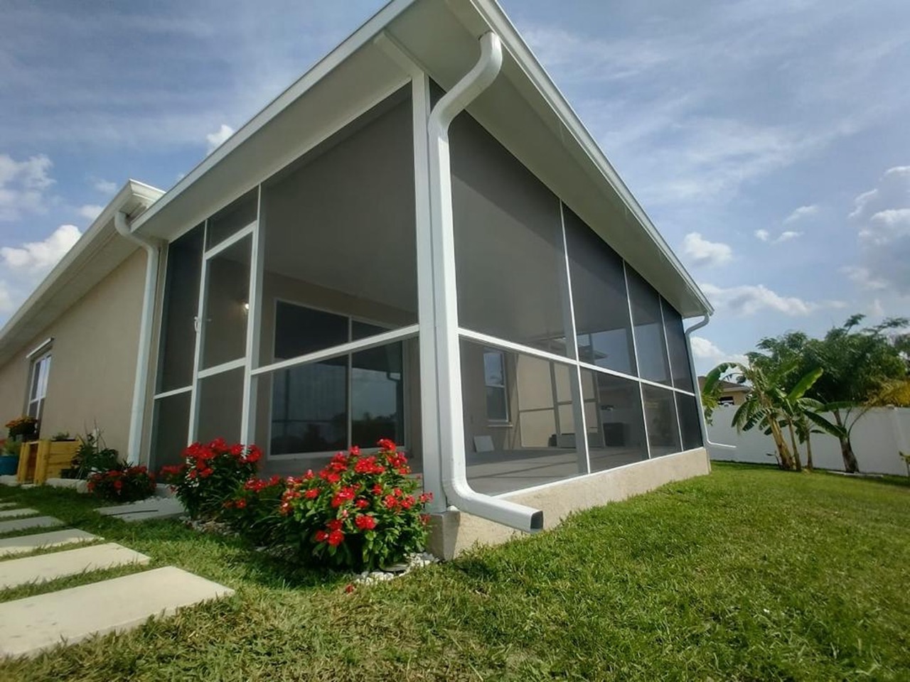 Screen Rooms in Central Florida | Custom Screen Enclosures